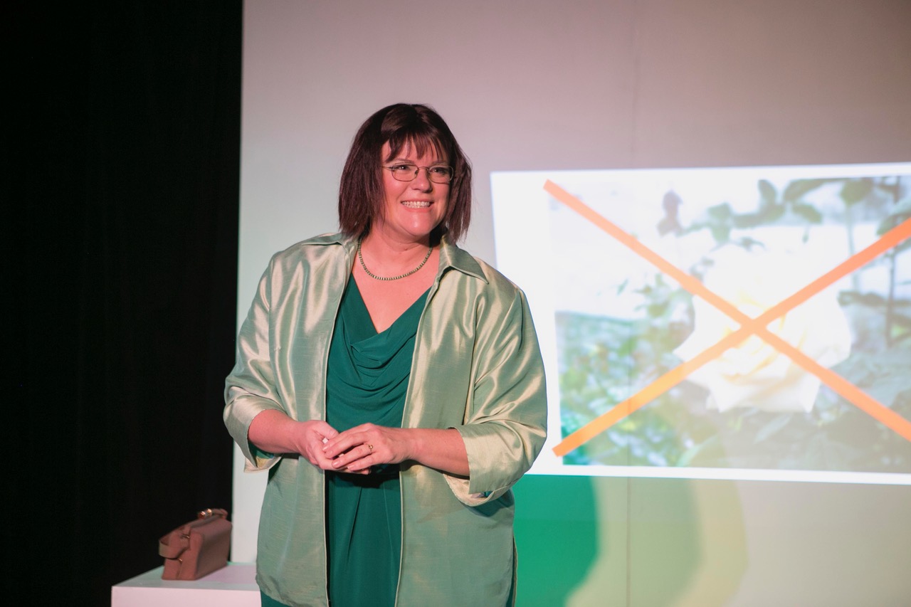 Bombshells – Jennifer Piper