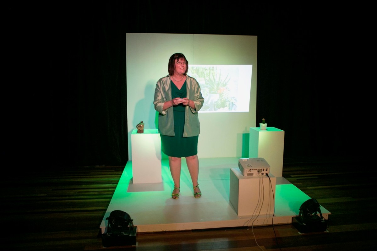 Bombshells – Jennifer Piper