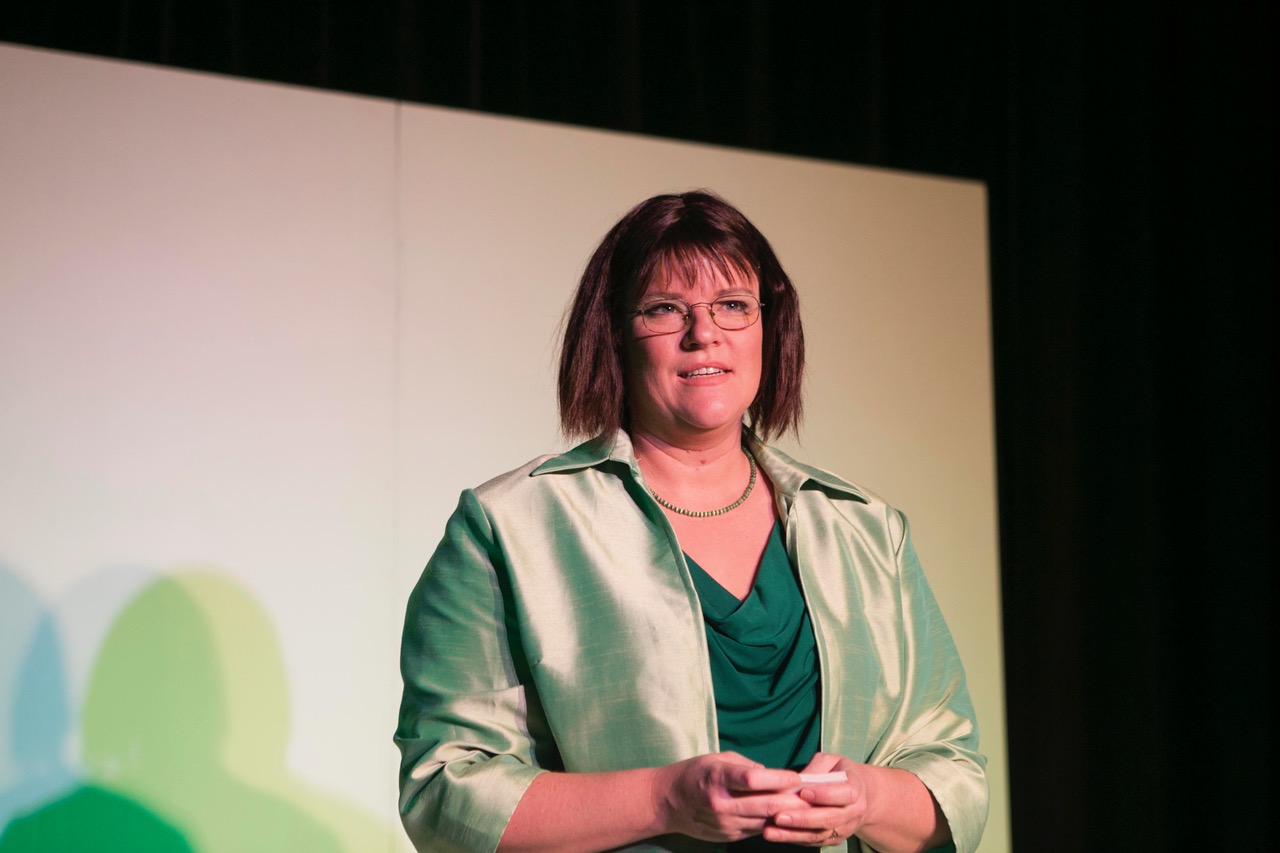 Bombshells – Jennifer Piper